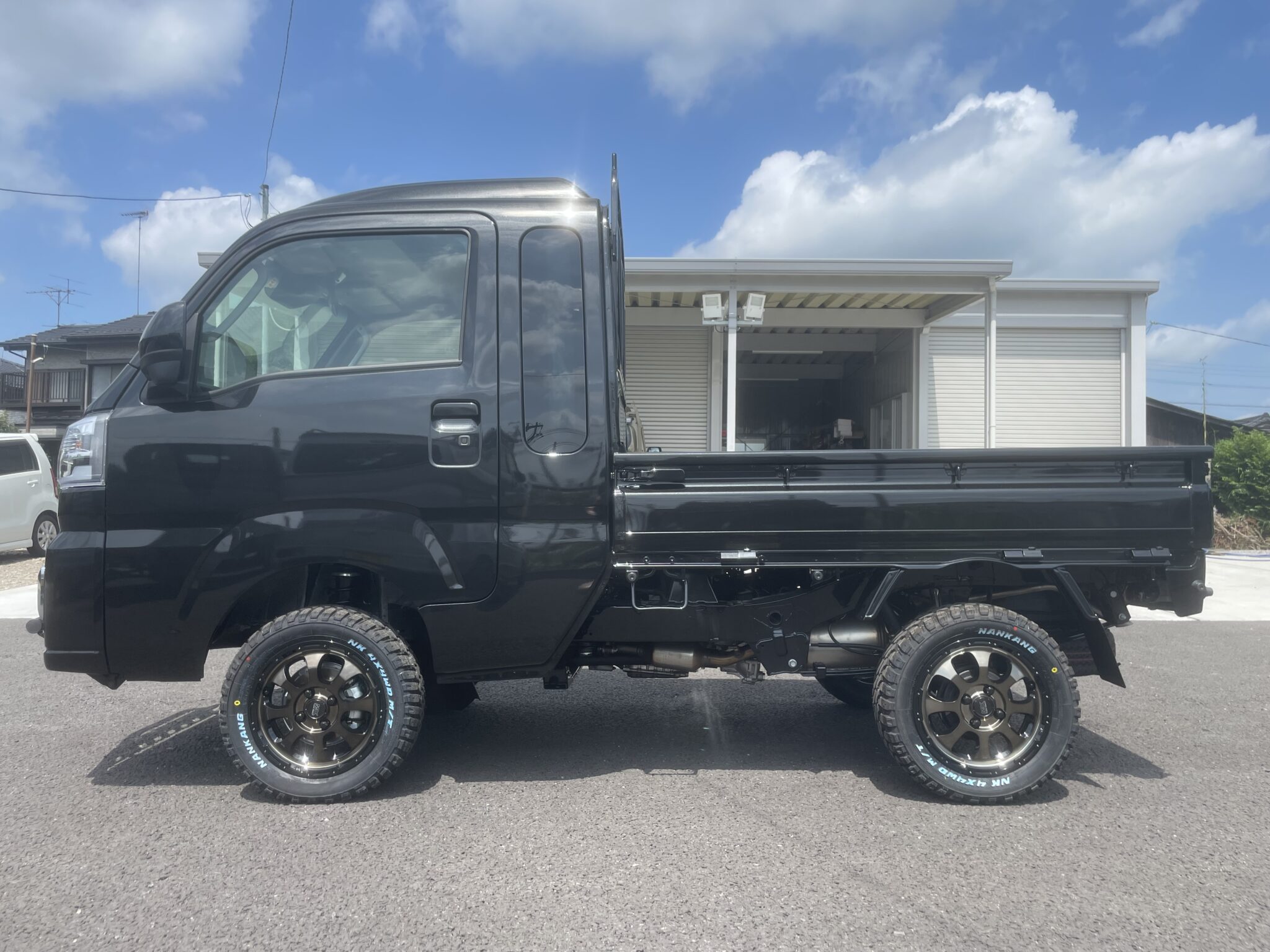 【SOLD】新型 ハイゼットトラック ジャンボエクストラ 4WD CVT 40mmリフトアップ – 軽トラ 軽バンのリフトアップカスタムならAIM AUTO SERVICE